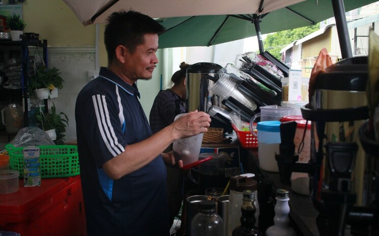 Les petits vendeurs des rues de Phnom Penh